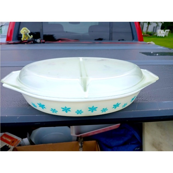 Pyrex | Kitchen | Pyrex Snowflake Turquoise On White 5 Quart Oval ...
